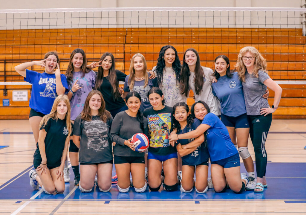 Mustangs girls volleyball have eyes set on league title | Gilroy ...