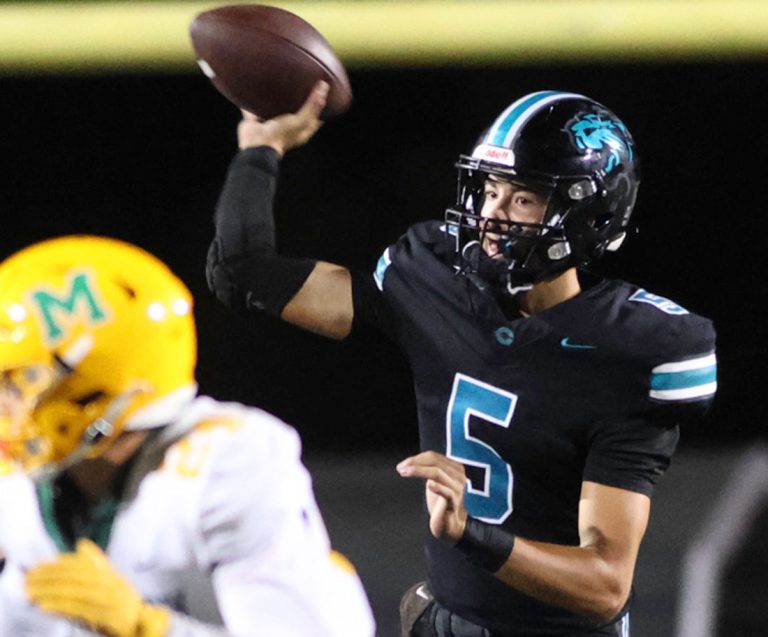 Cougars football rebuilds, reaches playoffs for fifth straight season ...